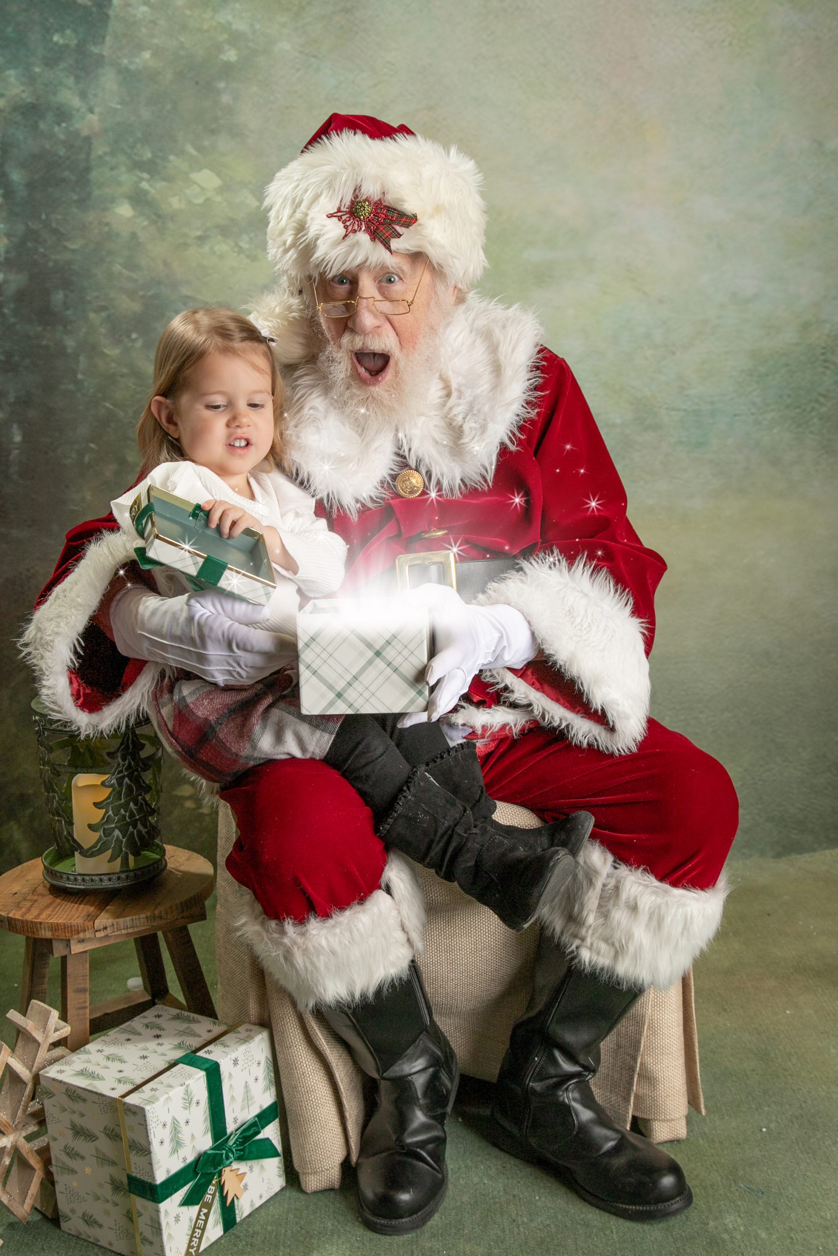 5 Tips to Master Photos With Santa | Spoiled Rotten Photography